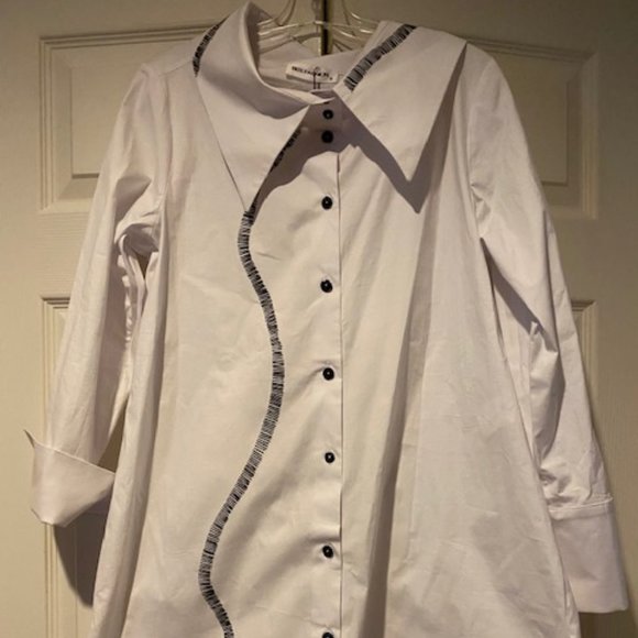 Bize, Turkey. | Tops | Adorable White Shirt Brand New | Poshmark